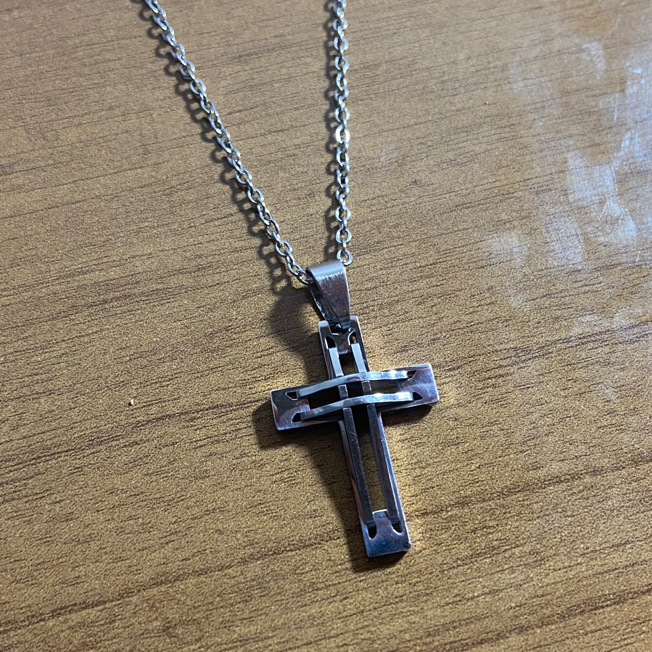 CORRENTE AÇO INOX CRUZ VAZADA (1 UNIDADES) – Dani Atacado